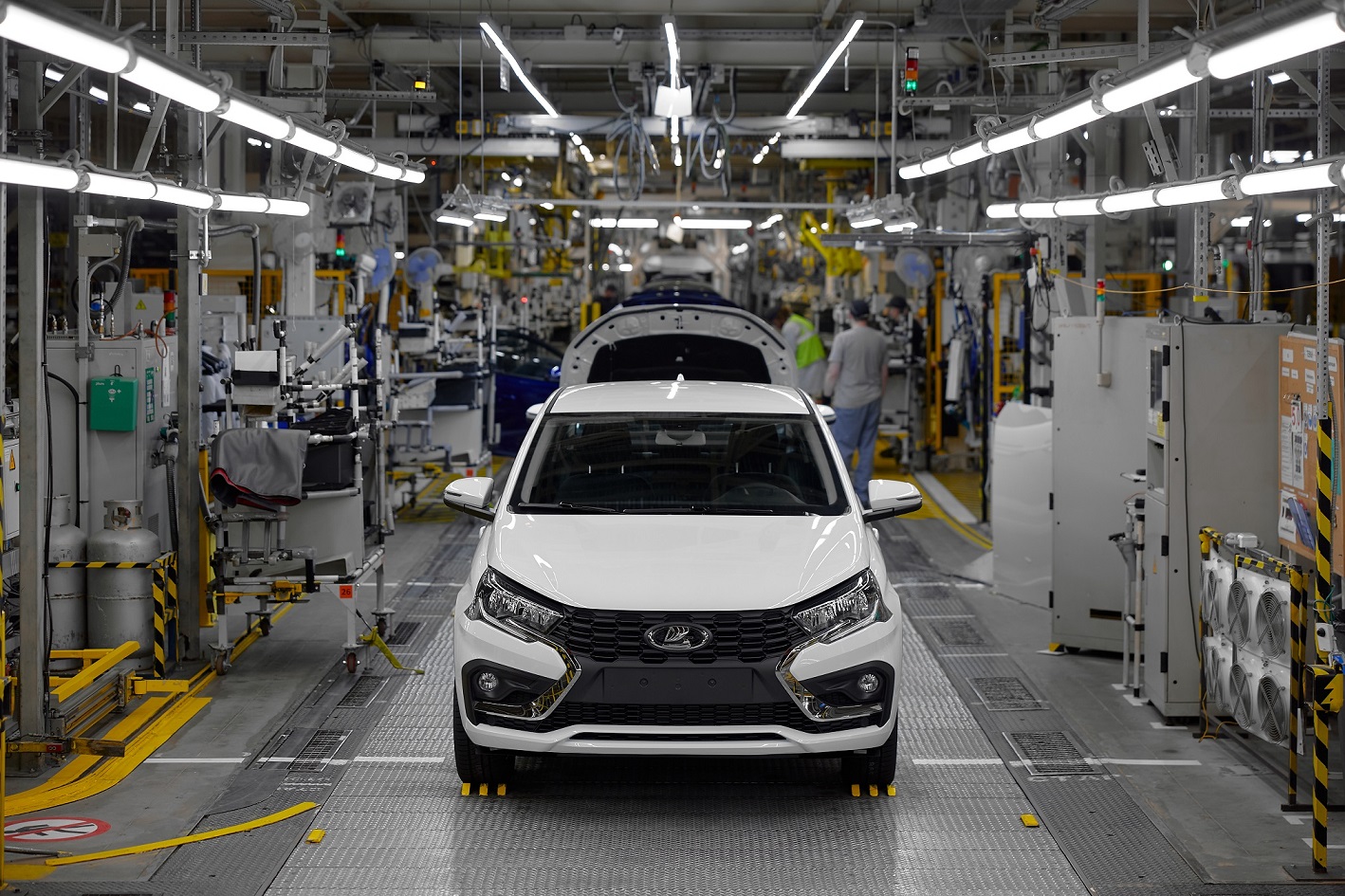АвтоВАЗ готовится удвоить выпуск Lada в 2026 году до 600 тысяч машин